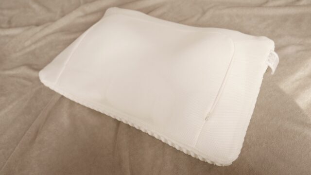 まくらレビュー。カインズのもちもちな感触が新感覚な枕 Moffle(モッフル)を買いました。 - のらぼうブログ